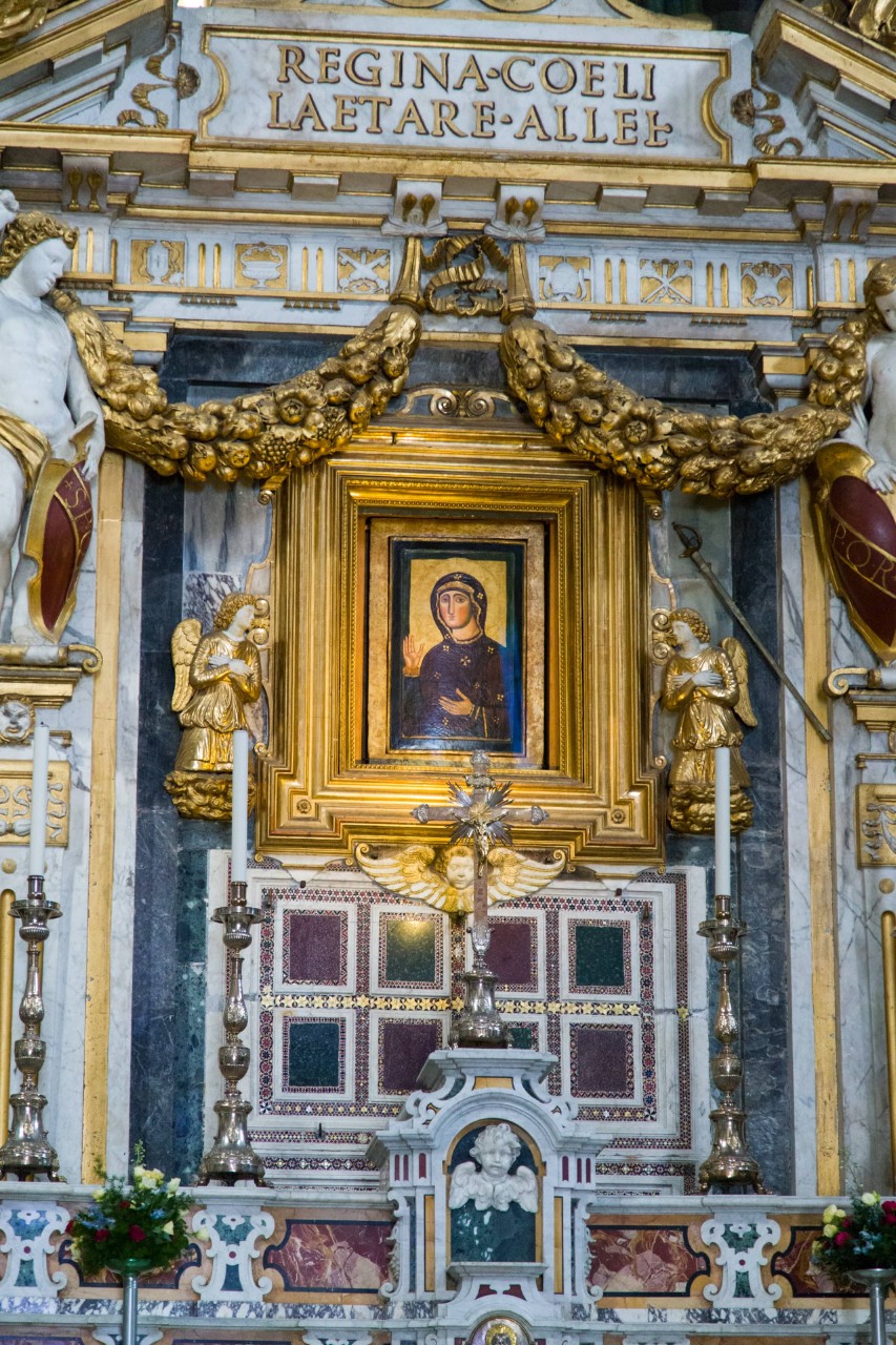 欧盟 — 天坛圣母堂